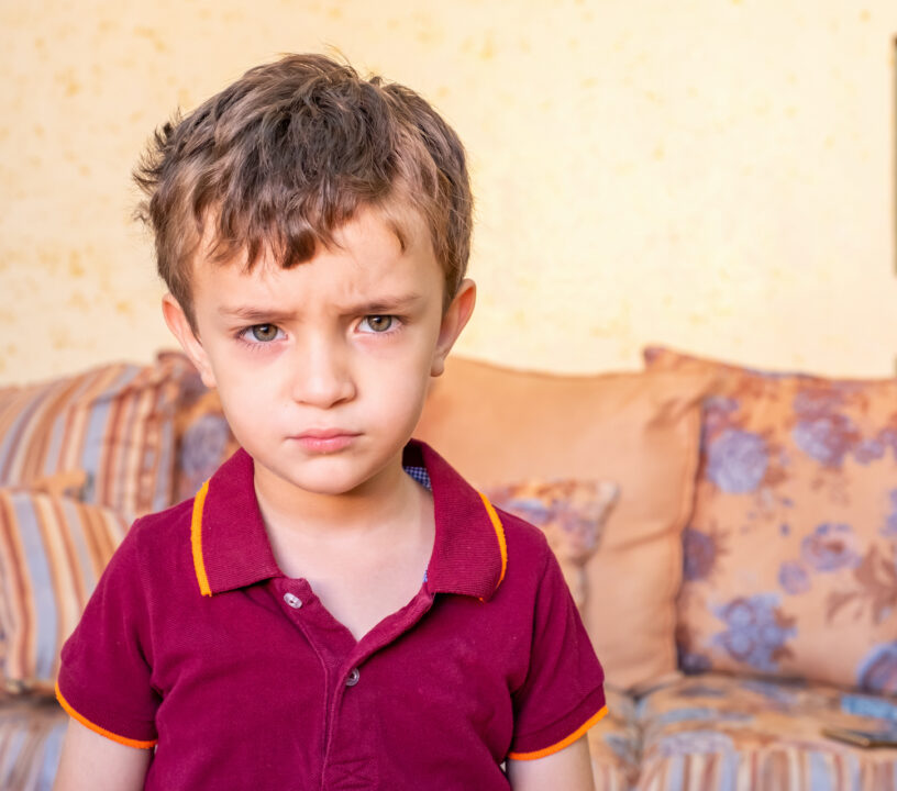 Een prikkelgevoelig kind: zo is het gezellig, zo is het… | Sophi